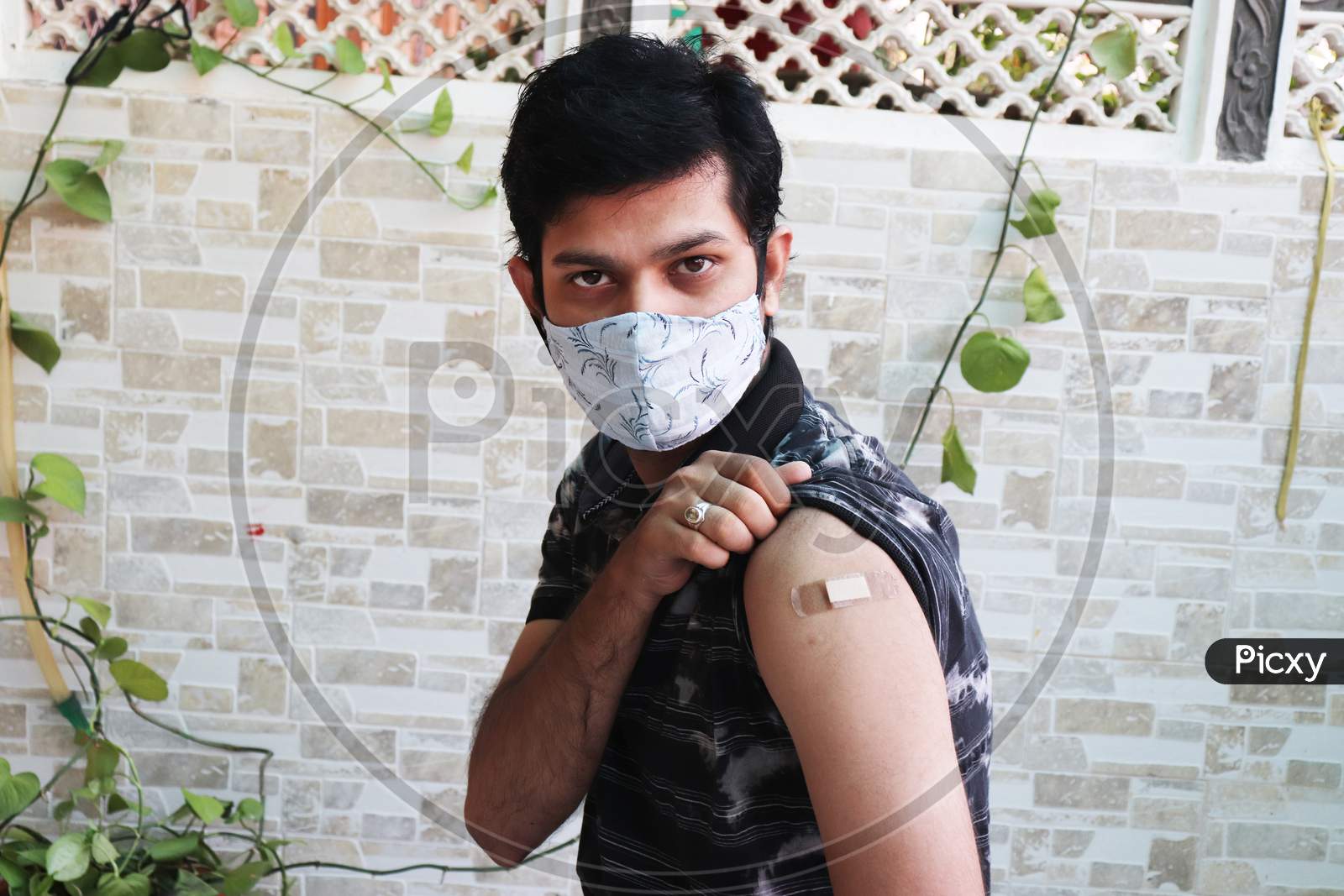Image of Indian Man Shows A Bandage Applied After Getting Vaccination ...