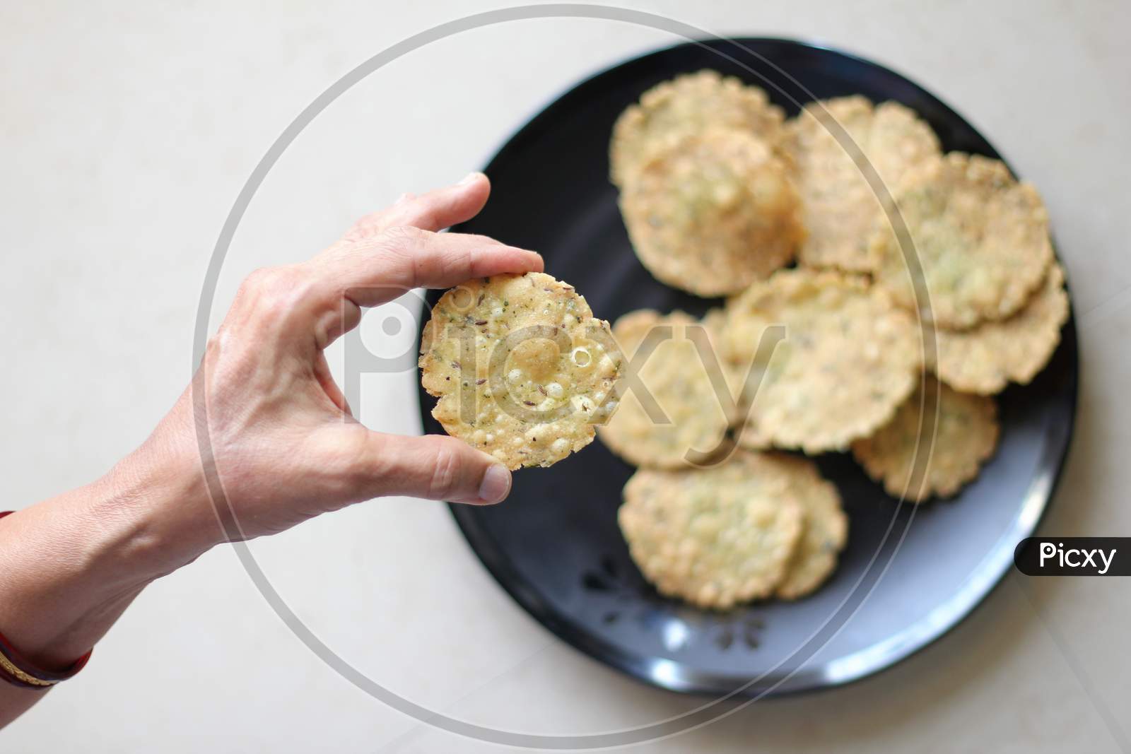 Image of Rice papad or Rice puri or chokha ni puri-QK439427-Picxy