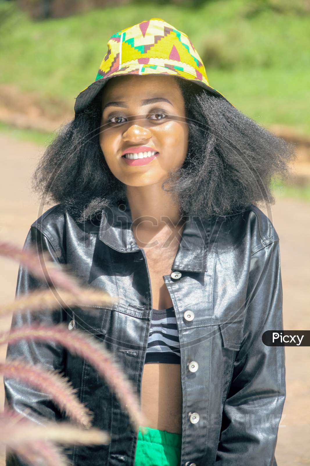 Image of Beauty of an African lady in the African out fits that speak ...