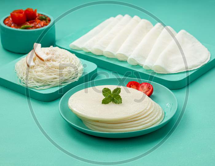 Image of Rice Pathiri And Ideyappam-IG252292-Picxy