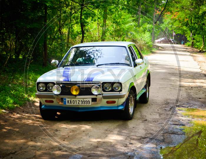 Image of Classic HM Contessa-UC075223-Picxy