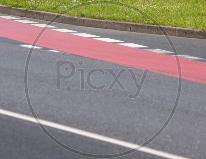 Image of Yellow traffic sign for redirection on urban streets forces ...