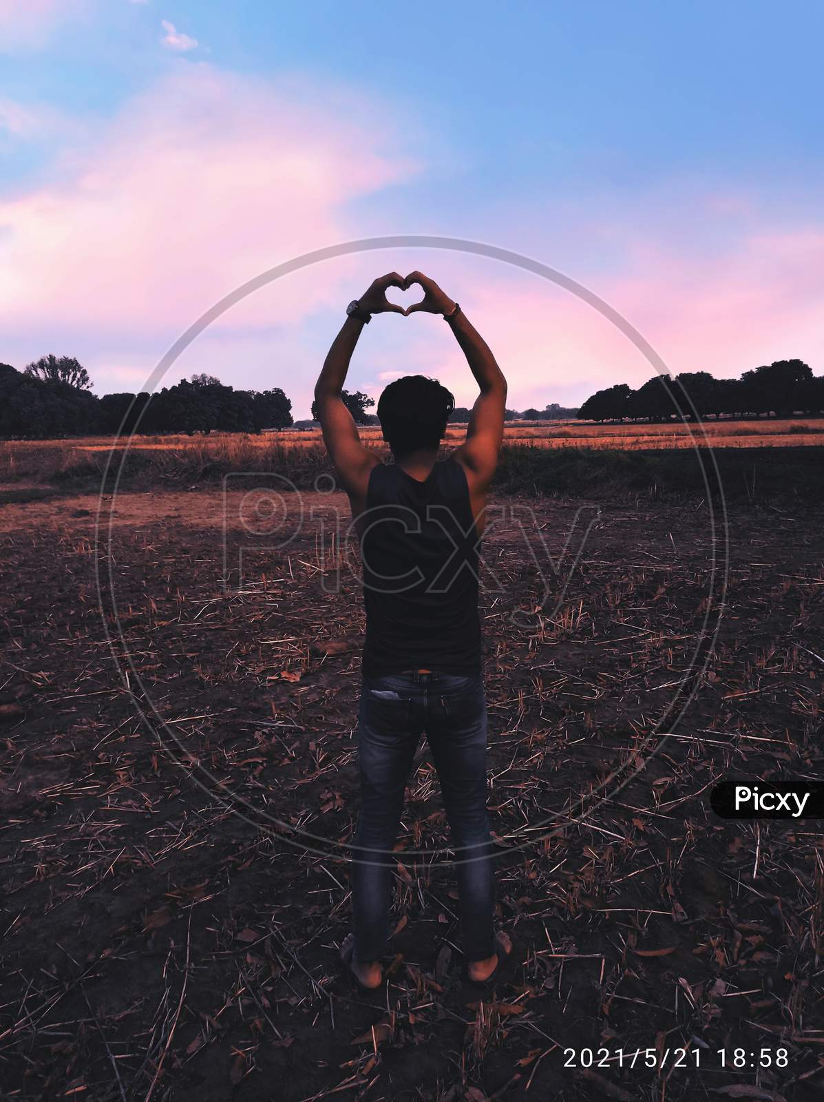 Image of Dil pic with evening time-YE301048-Picxy