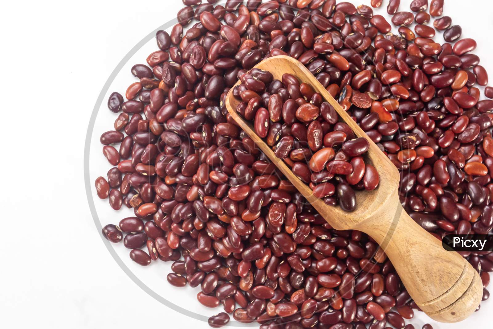 Image of Fresh Organic Red Kidney Beans Or Rajma In A Wooden Scoop On ...