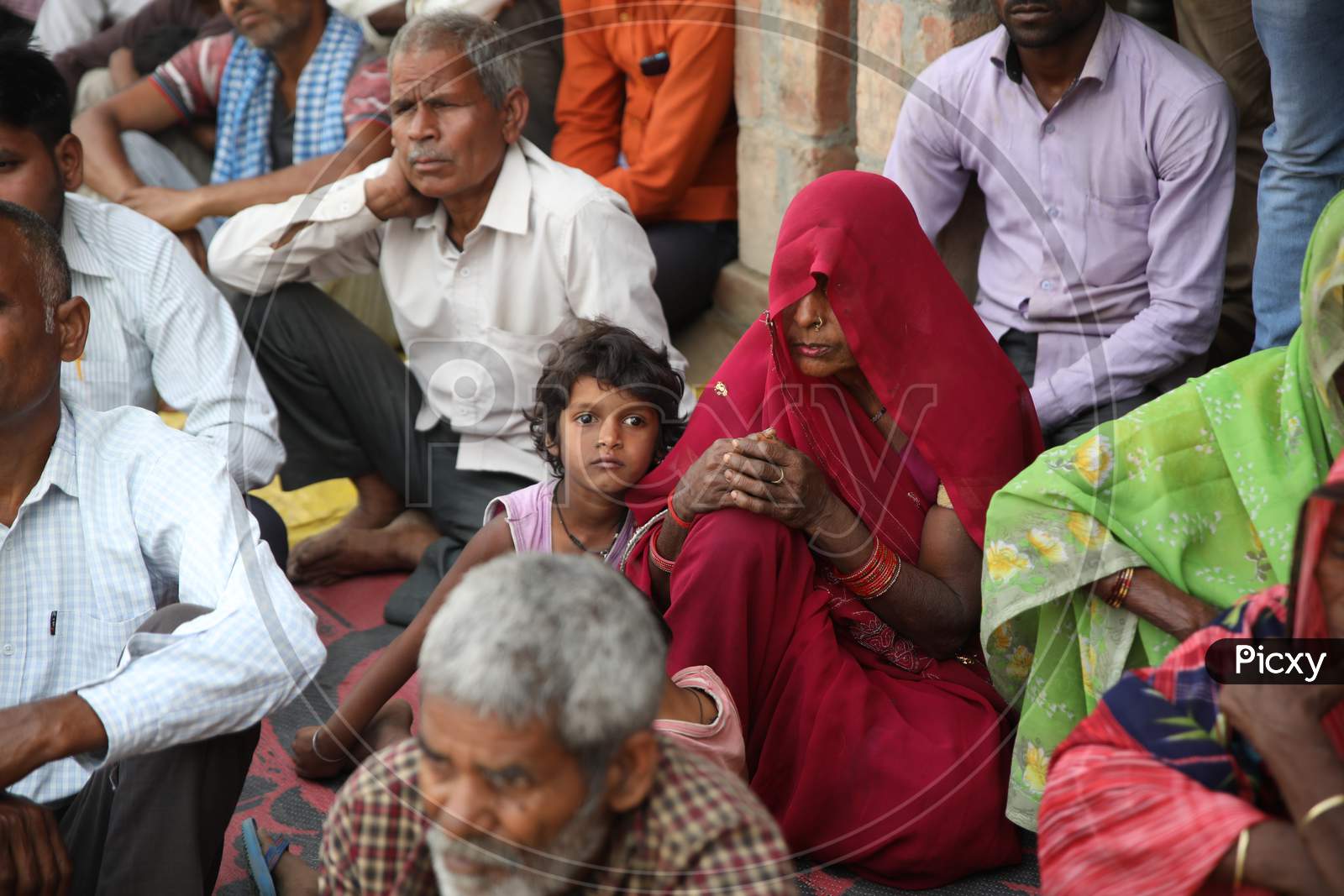 Image of RURAL AREA PEOPLE-HI823093-Picxy