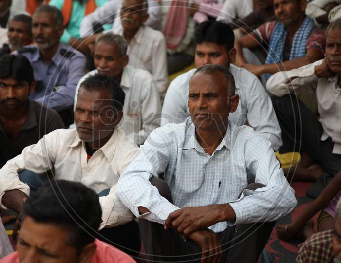 Image of RURAL AREA PEOPLE-HI823093-Picxy