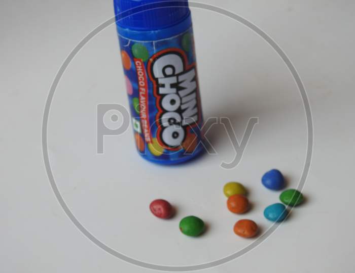 Image of Closeup of Mini Choco gems - Choco flavour colorful Beans and ...