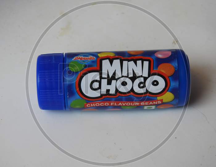 Image of Closeup of Mini Choco gems - Choco flavour colorful Beans and ...