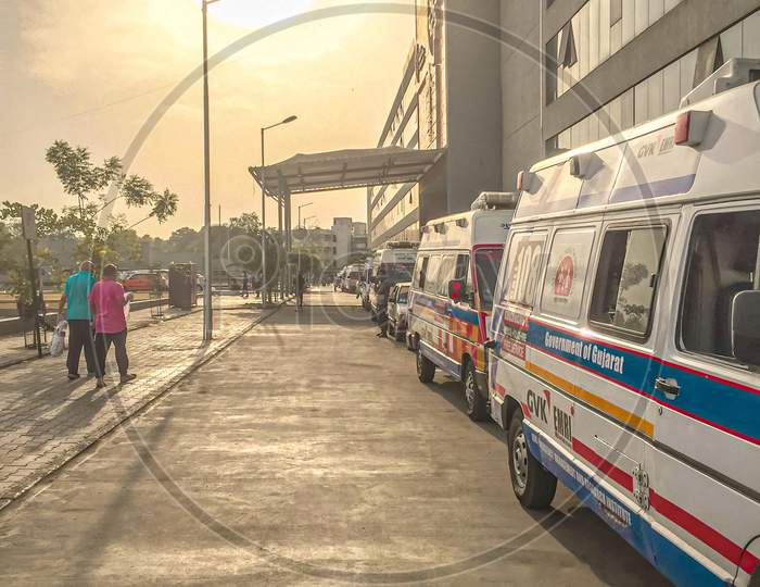 Image of Ambulance queue,Covid Hospital,Ahmedabad-JK810609-Picxy