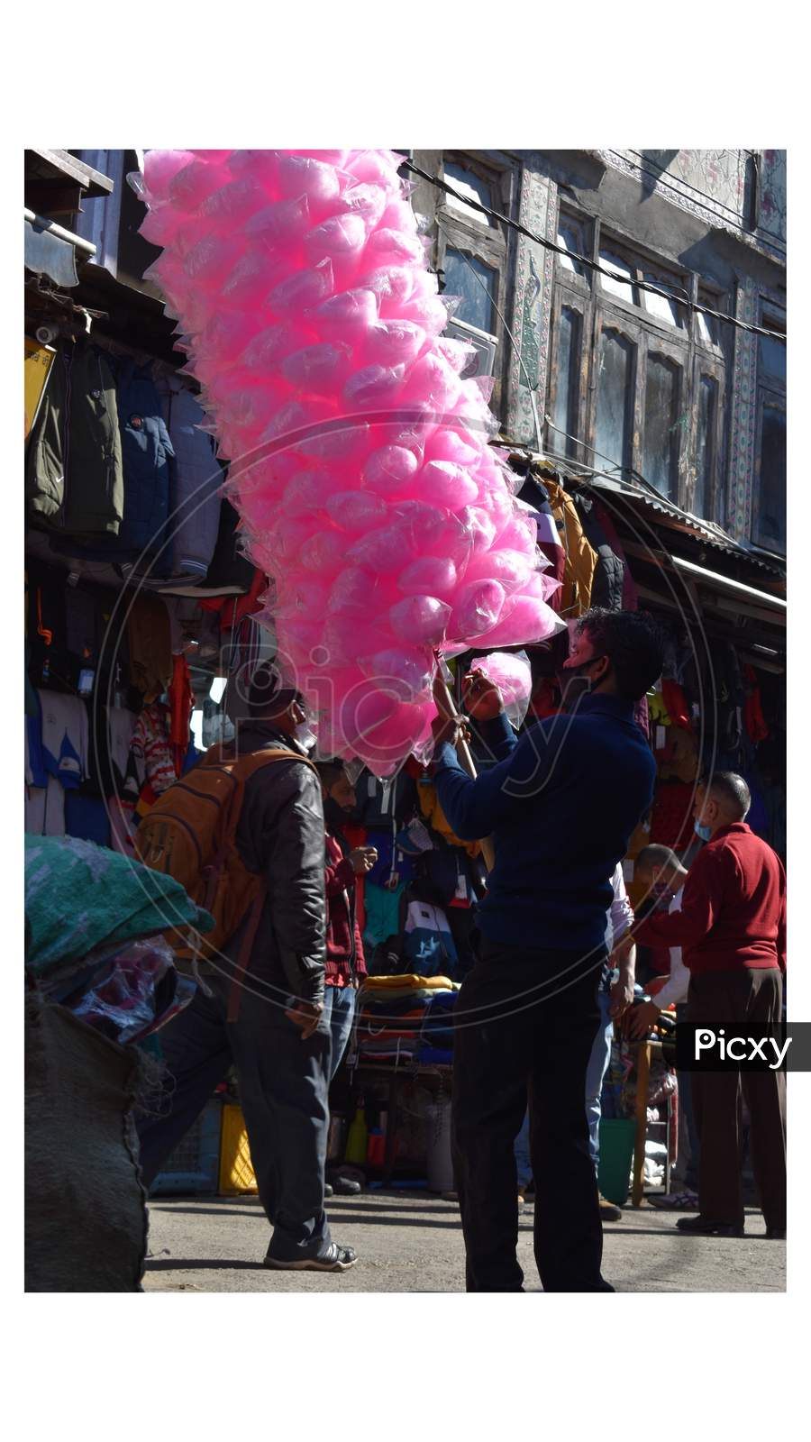 Image of Cotton candy man.-EB595567-Picxy