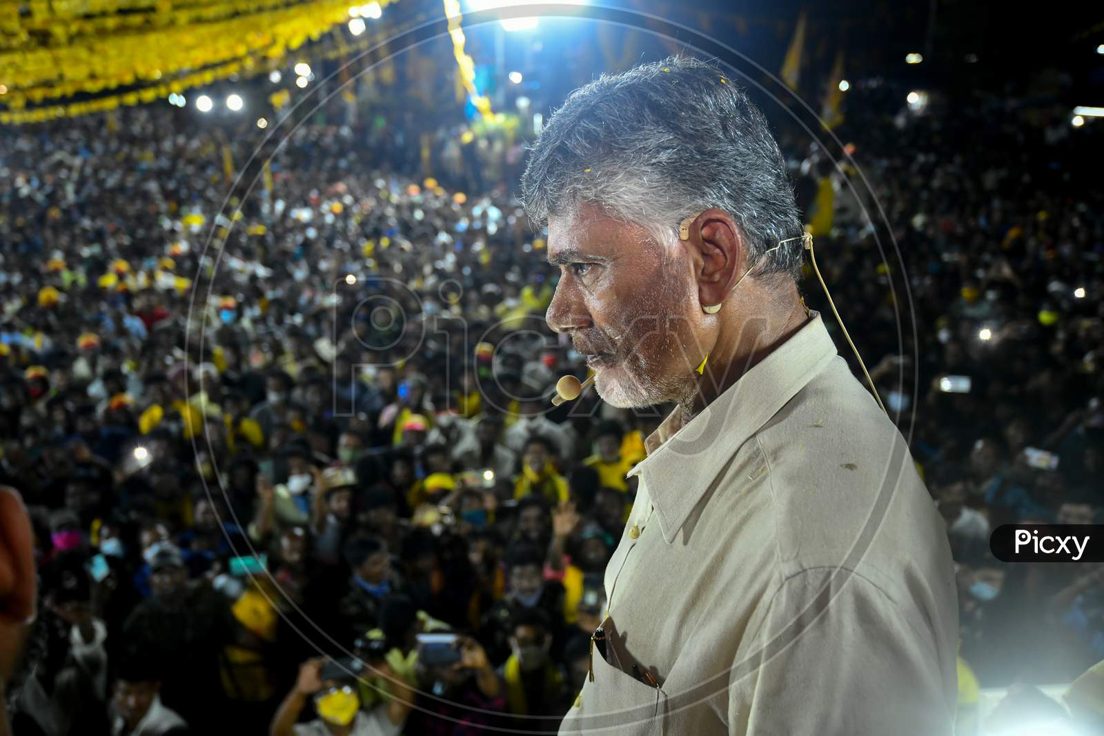 Image of Nara Chandra Babu Naidu Speaking At Tirupathi By Elections-NQ133502-Picxy