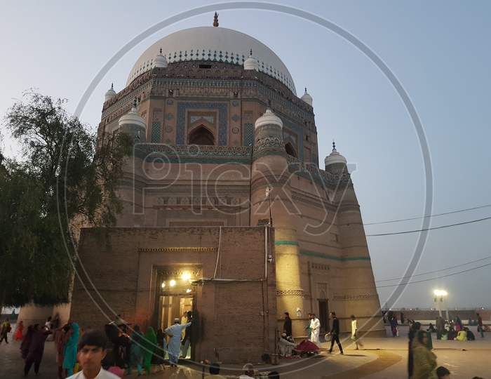 Image of mosque pakistan darbar-EG908907-Picxy