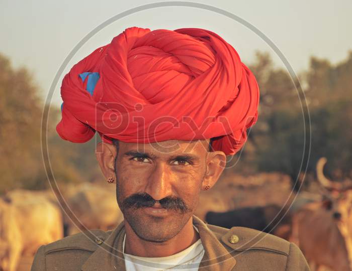 Image of portrait of gypsy man-XB116405-Picxy