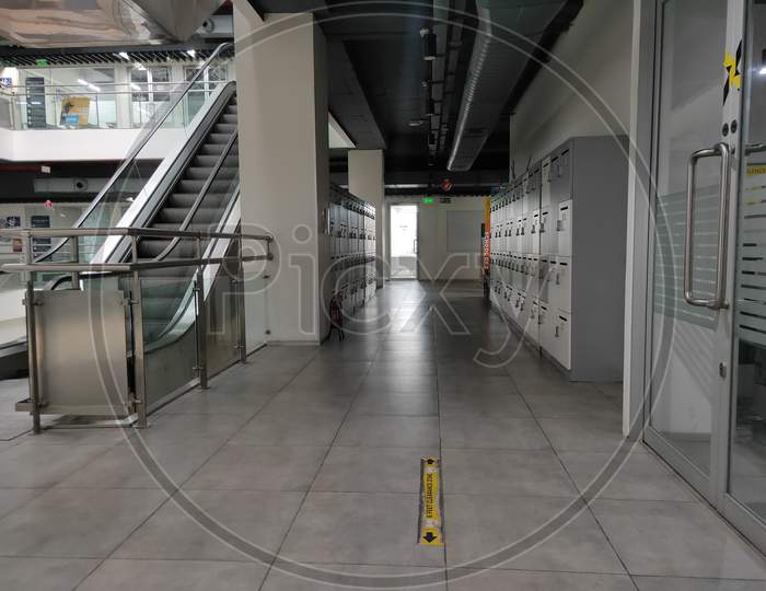Image of Office spaces, coridoor area, Books Spaces, Book Shelf ...