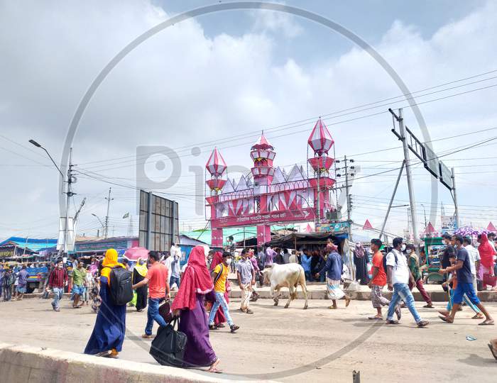 Image of The biggest cattle markets front gate in gabtoli, Dhaka ...