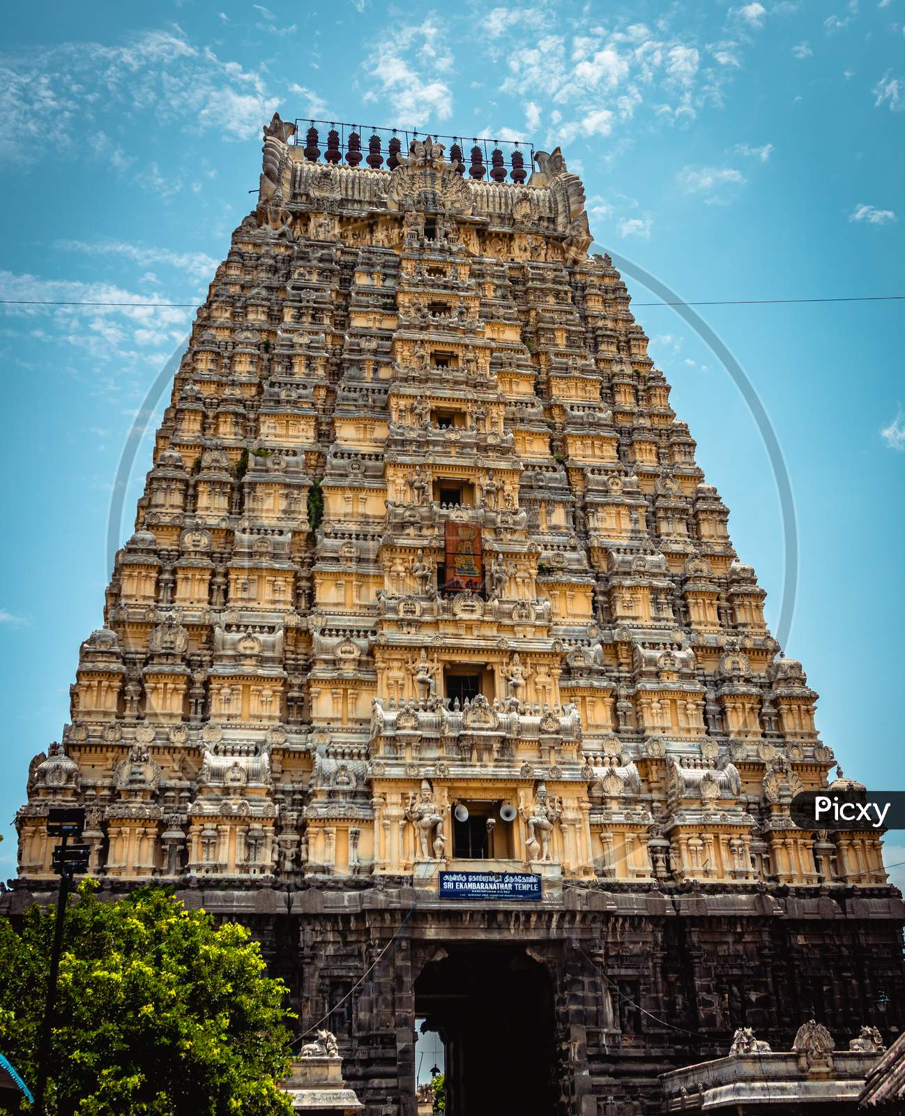 Image of Entrance tower ( Gopuram) of Ekambareswarar Temple, Earth ...
