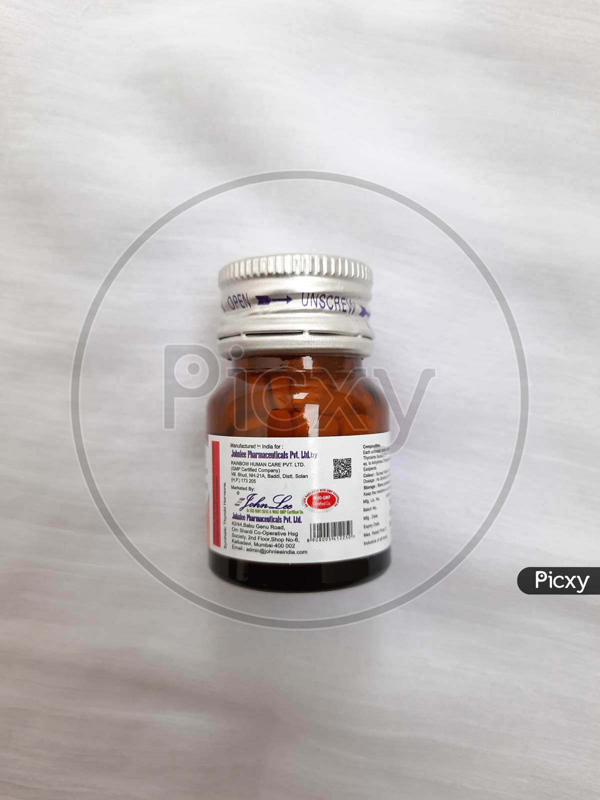 Image of Closeup of L-THYROID-25 or Thyroxoin Sodium 25 mcg Johnlee ...