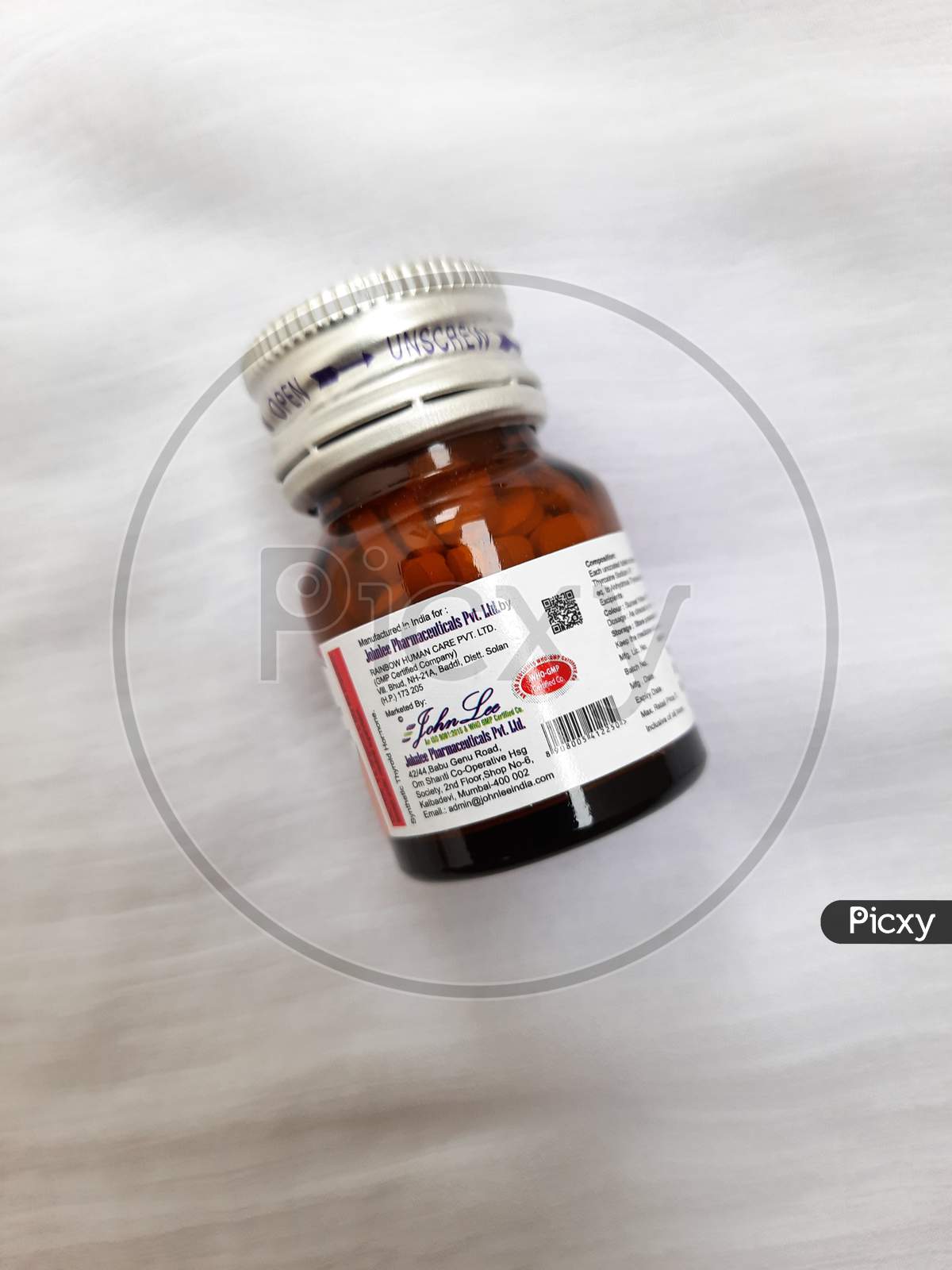 Image of Closeup of L-THYROID-25 or Thyroxoin Sodium 25 mcg Johnlee ...