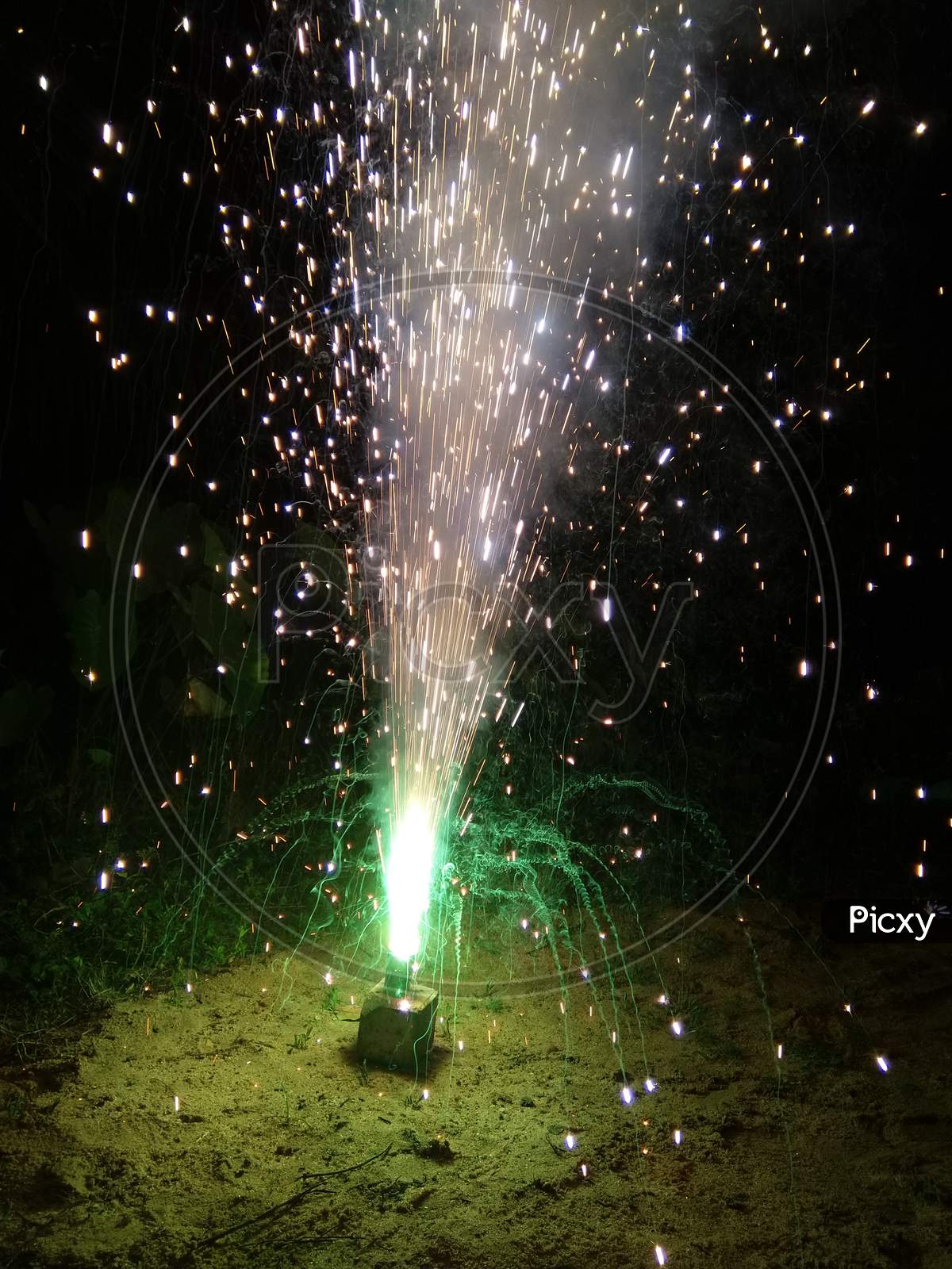Image of Festival crackers tubri/toobri-UM437208-Picxy