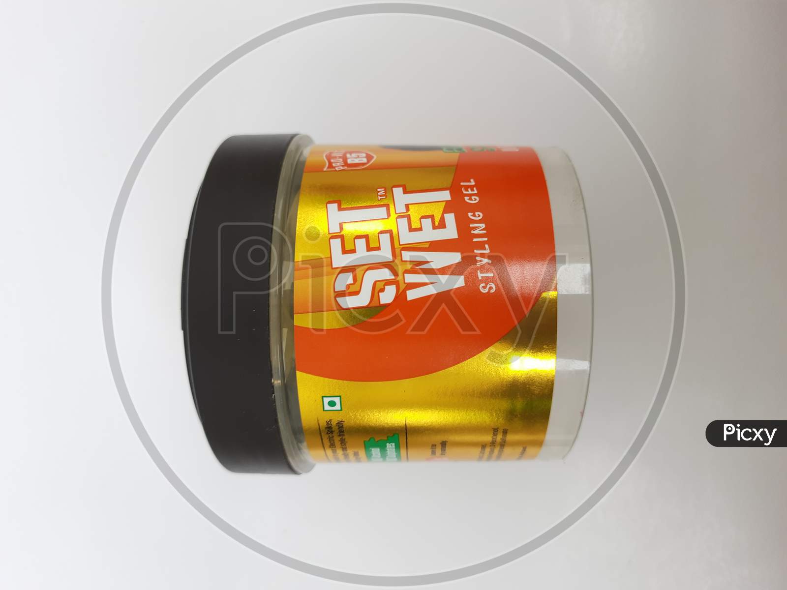 Image of Closeup of Set Wet Style Hair Gel Ultimate Hold, 250ml plastic ...