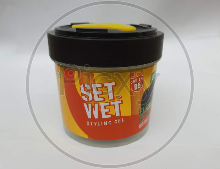 Image of Closeup of Set Wet Style Hair Gel Ultimate Hold, 250ml plastic ...