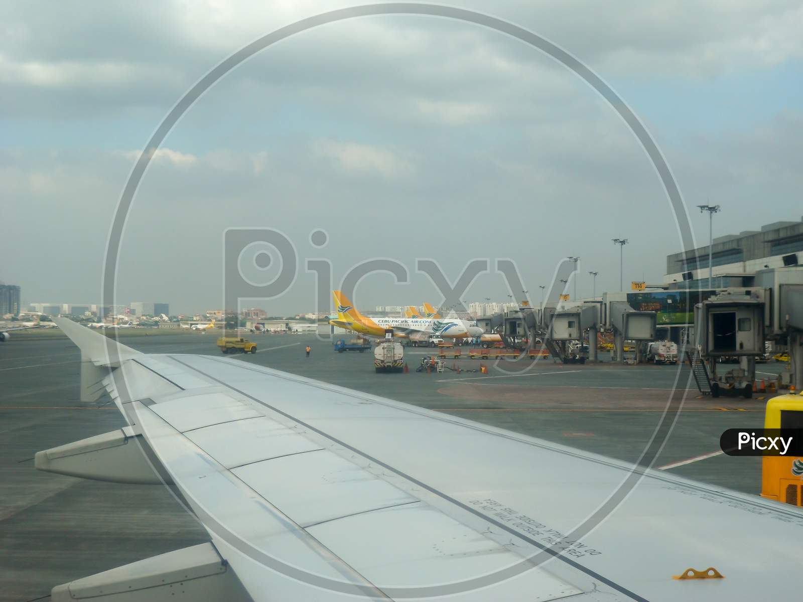 Image of Wing Of An Airbus A320 In Manila On The Philippines 14.12.2012 ...