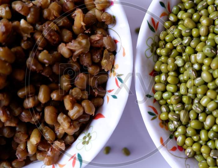 Image of Boiled green gram or mung beans served in with bowl-WN880721-Picxy