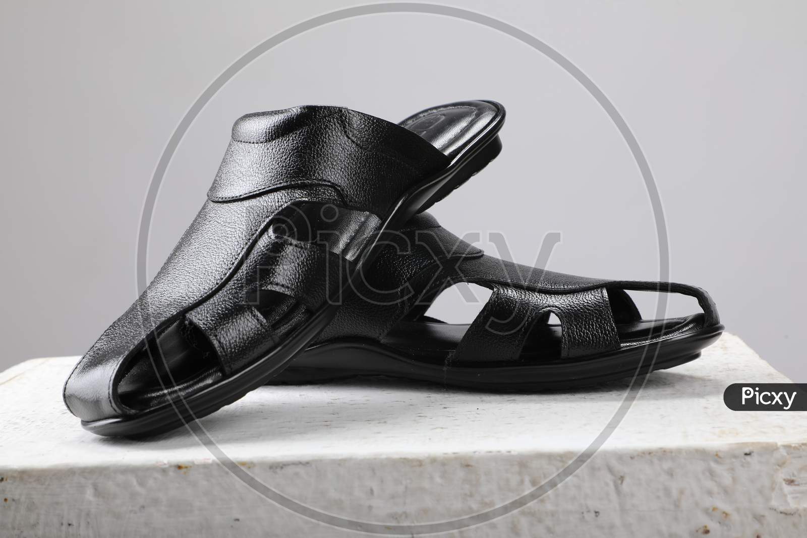 Image of Men's Black Leather Traditional office Chapple-ZH233433-Picxy