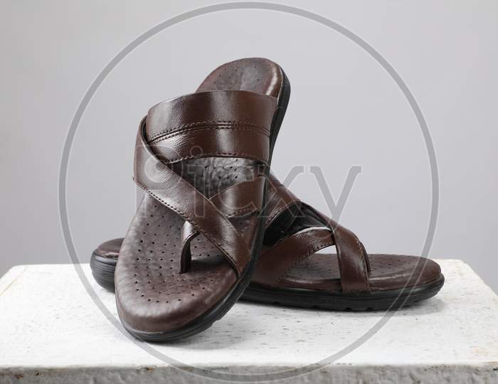 Image of Men's Black Leather Traditional office Chapple-ZH233433-Picxy
