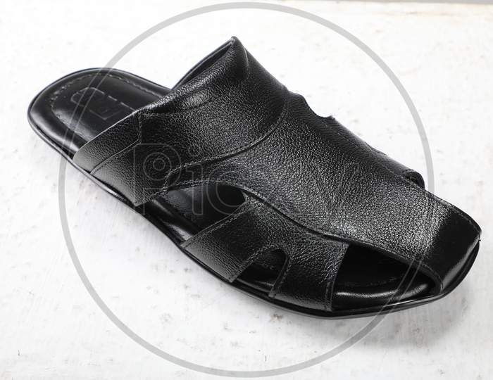 Image of Men's Black Leather Traditional office Chapple-ZH233433-Picxy