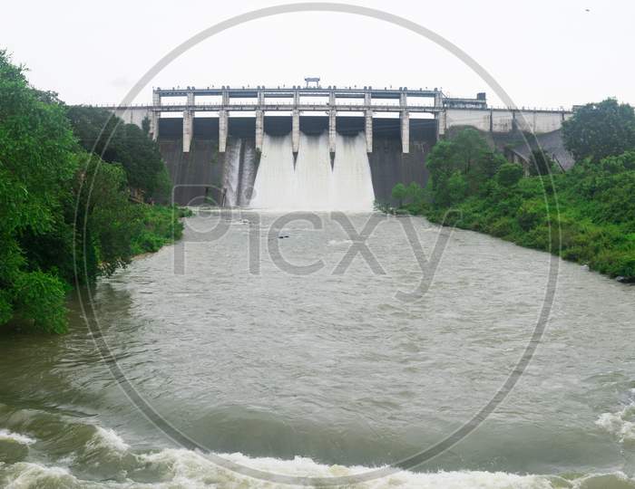 Image of Patratu valley-KZ106156-Picxy