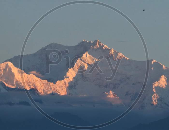 Image of View of Kanchenjunga mountain from tiger hill during sunrise ...