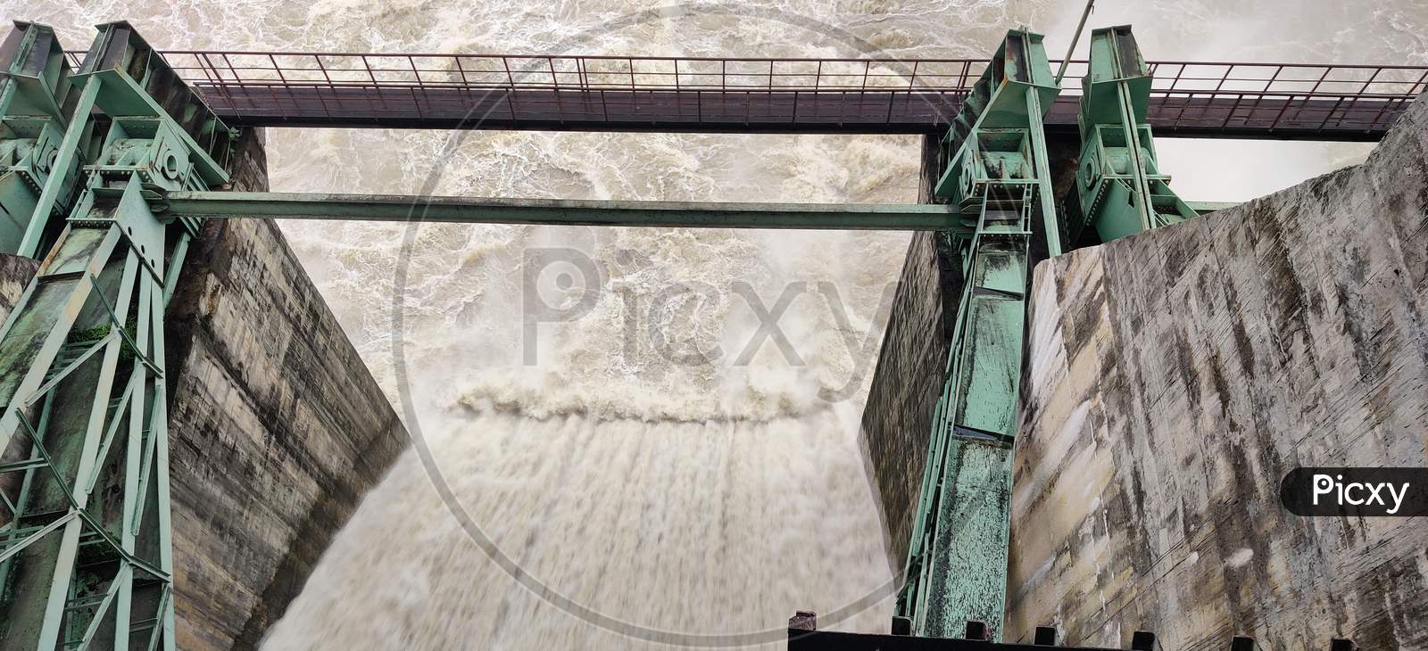 Image of Rajghat Dam, Waterfalls & River-HF726882-Picxy