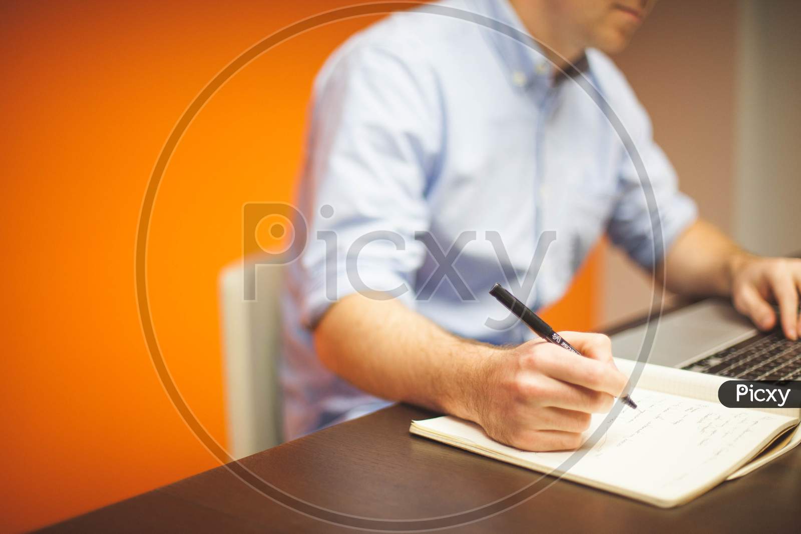 Image of Planning startup buisness writing-WY238309-Picxy